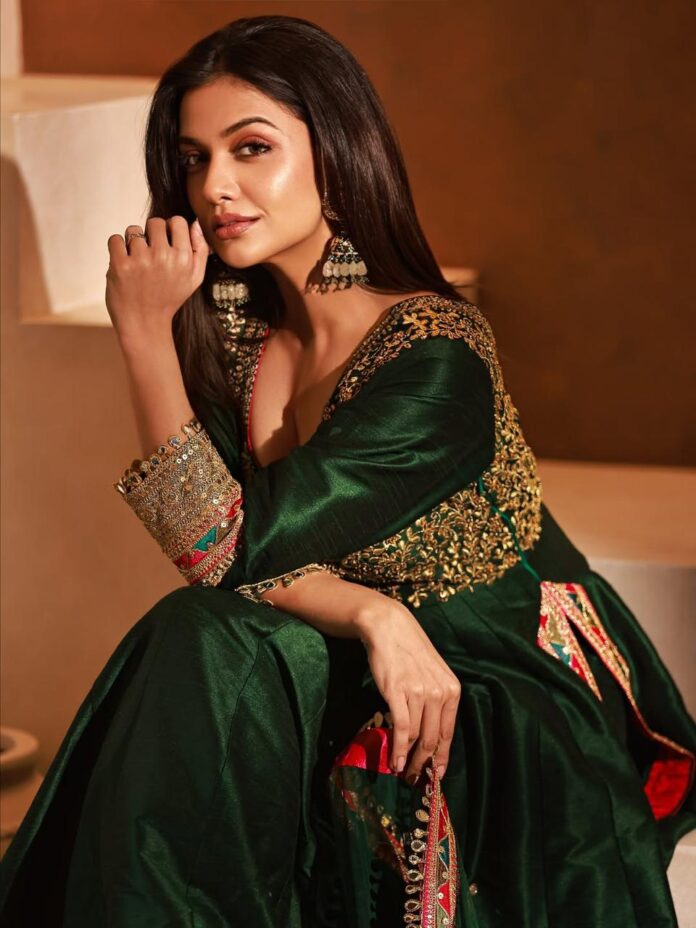Divya Agarwal Biography: From Dance Floors to the Spotlight